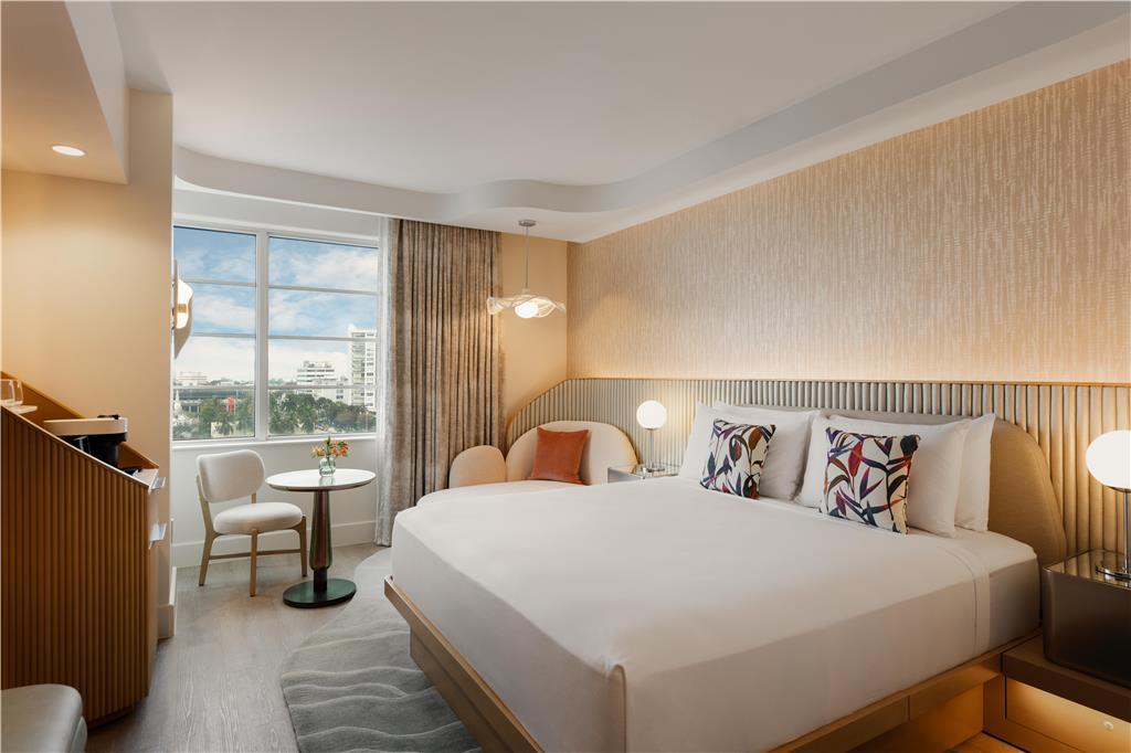 ANDAZ MIAMI BEACH, BY HYATT HOTEL